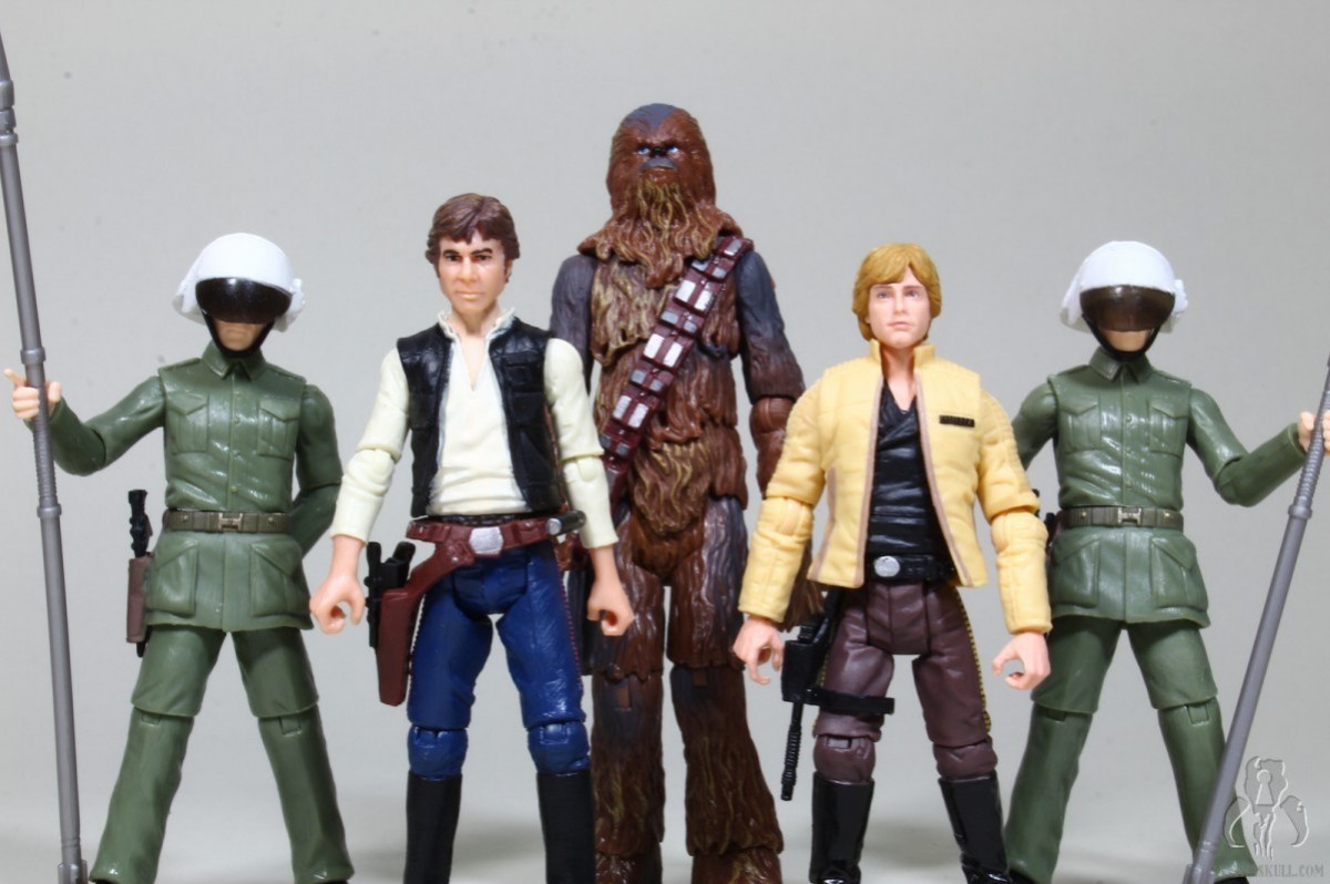 REVIEW AND PHOTO GALLERY: Star Wars Vintage Collection VC151 - Luke ...