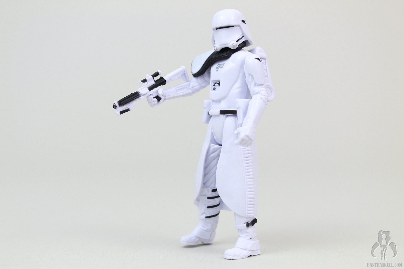 REVIEW AND PHOTO GALLERY: Star Wars Rogue One RO - Snowtrooper Officer ...