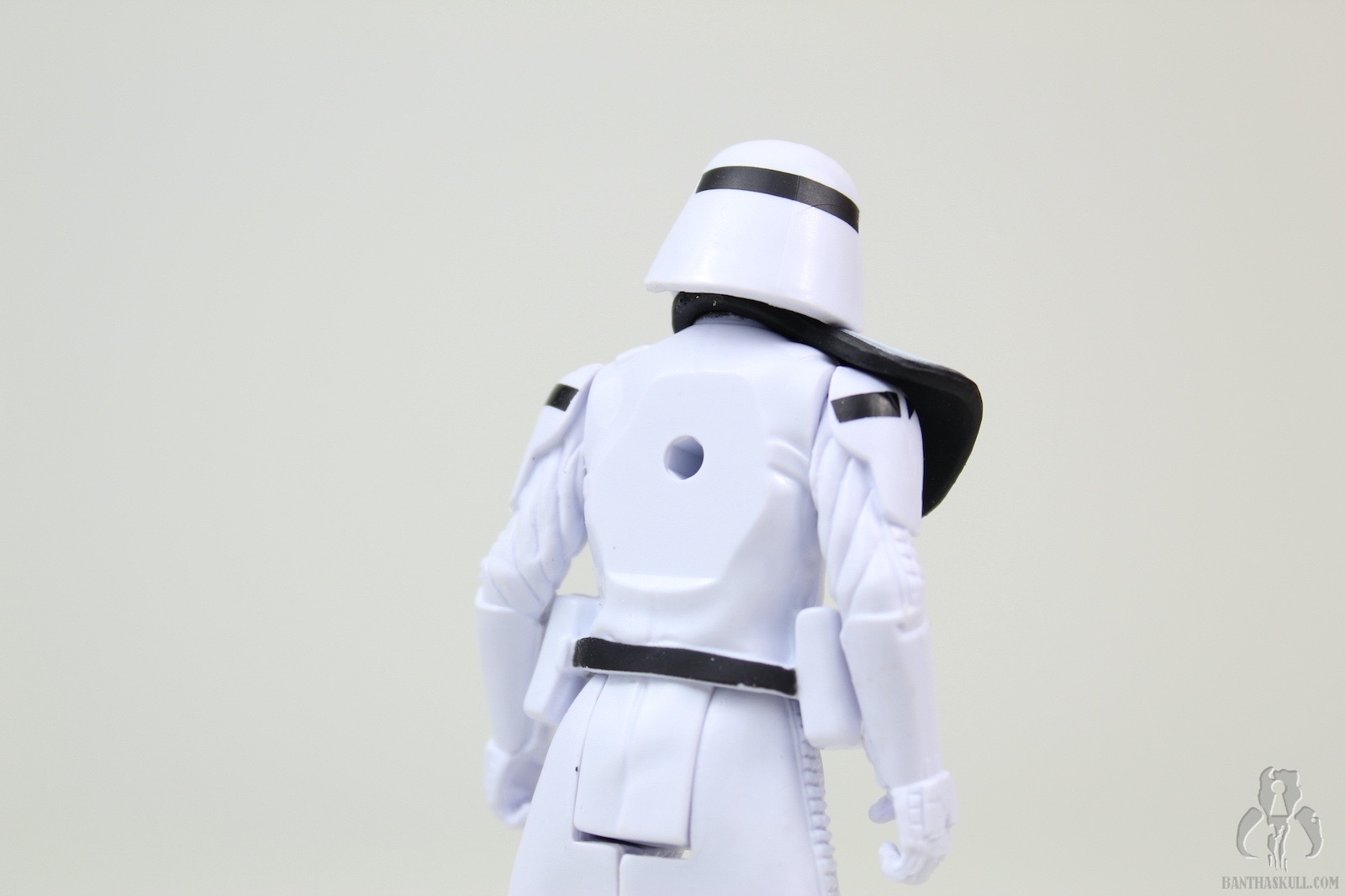 REVIEW AND PHOTO GALLERY: Star Wars Rogue One RO - Snowtrooper Officer ...
