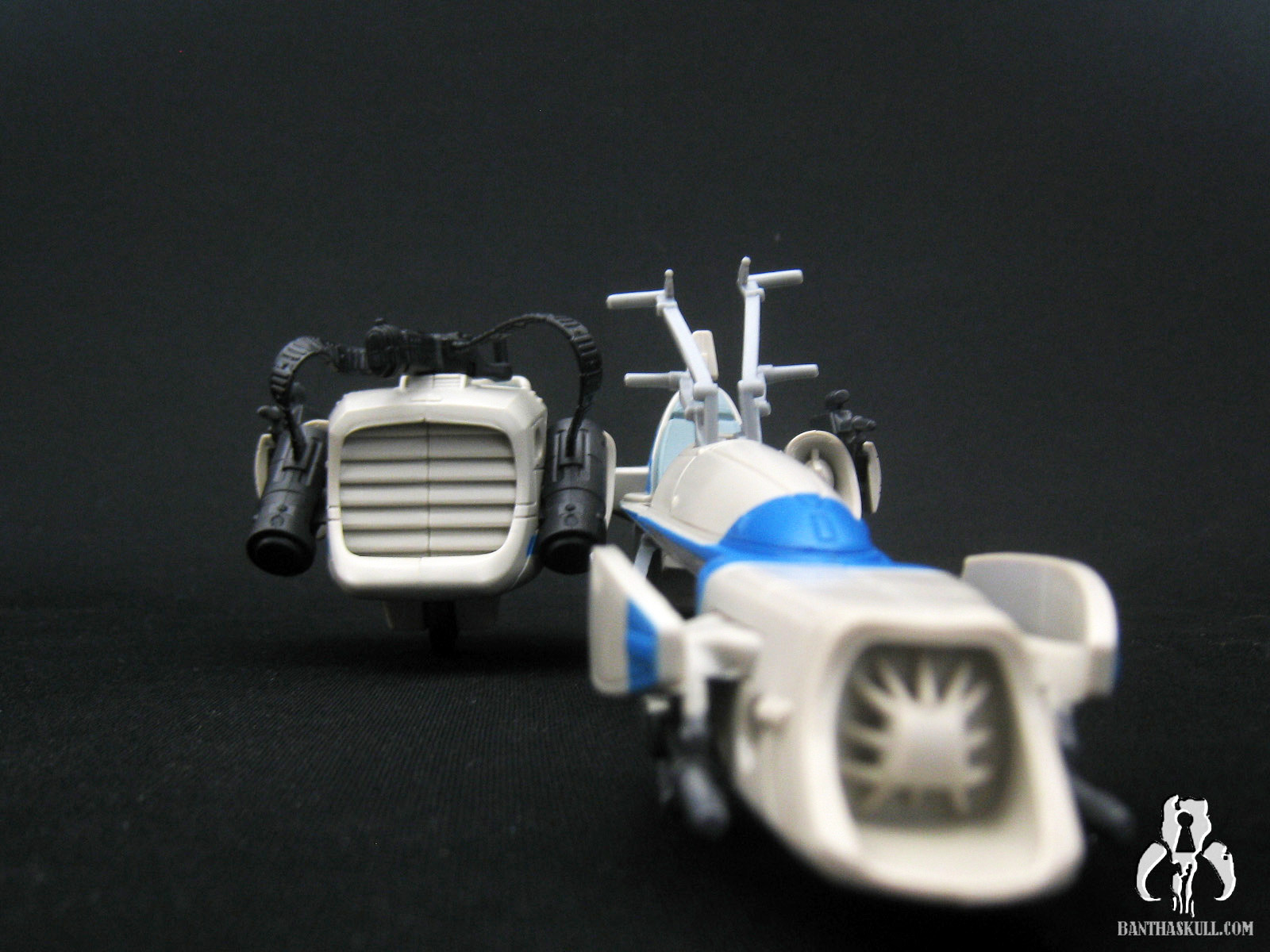 REVIEW AND PHOTO GALLERY: Star Wars Shadows Of The Dark Side TCW - BARC ...