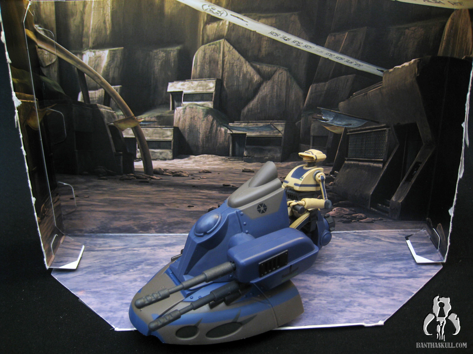 REVIEW AND PHOTO GALLERY: Star Wars Shadows Of The Dark Side TCW ...