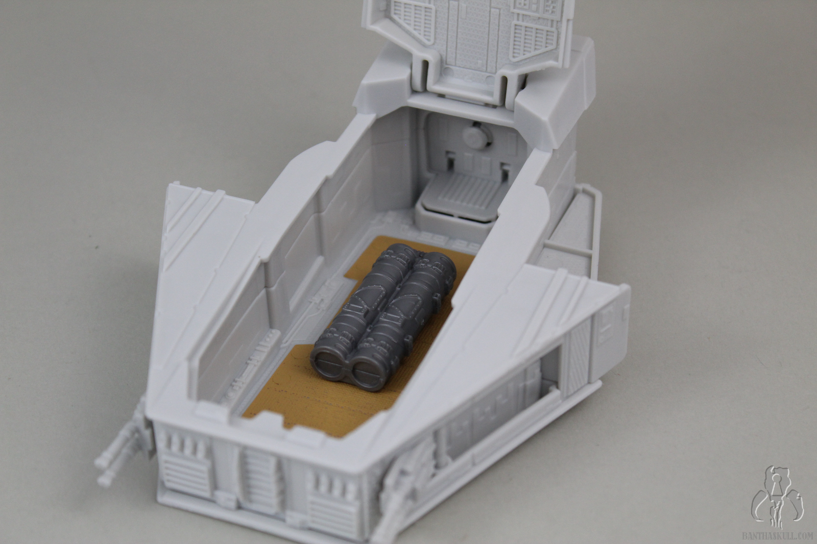 REVIEW AND PHOTO GALLERY: Star Wars Solo: A Star Wars Story SOLO ...