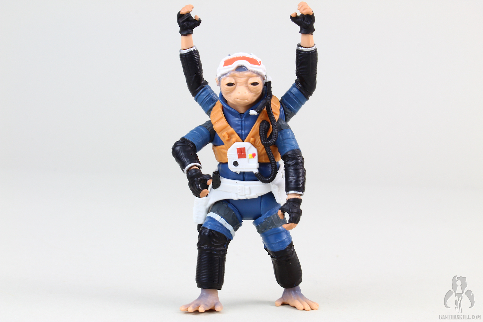 REVIEW AND PHOTO GALLERY: Star Wars Solo: A Star Wars Story SOLO - Rio ...