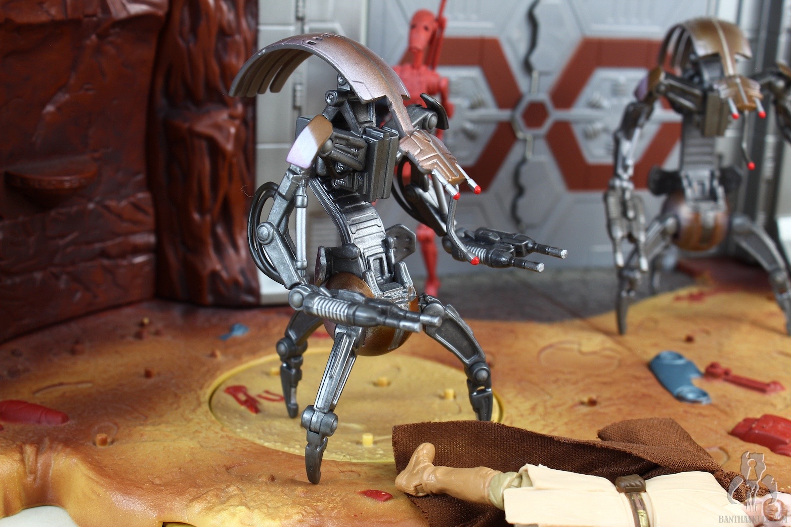 REVIEW AND PHOTO GALLERY: Star Wars The Legacy Collection (Red) TLC ...