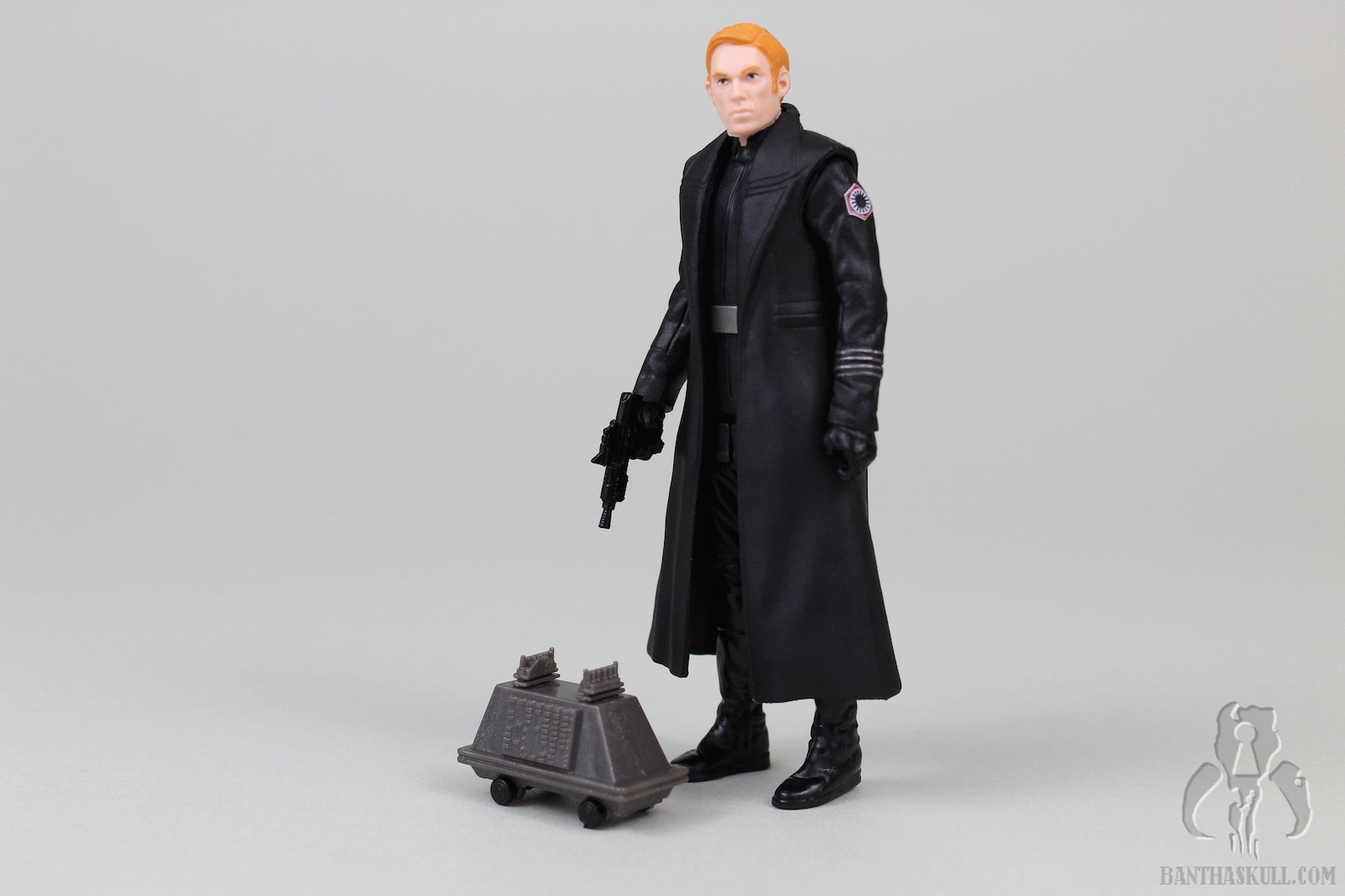 REVIEW AND PHOTO GALLERY: Star Wars The Last Jedi TLJ - General Hux 2017