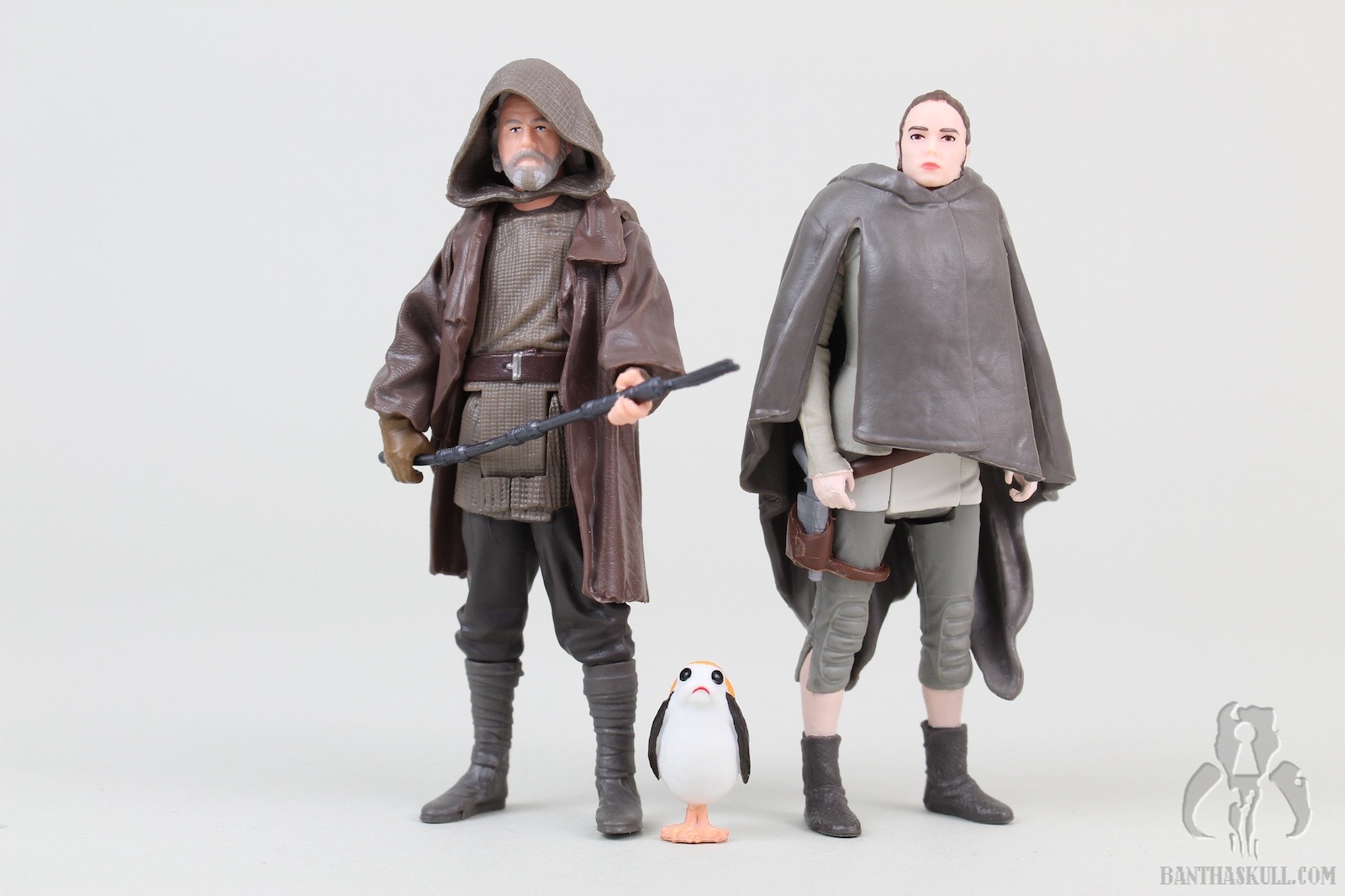 REVIEW AND PHOTO GALLERY: Star Wars The Last Jedi TLJ - Luke Skywalker ...