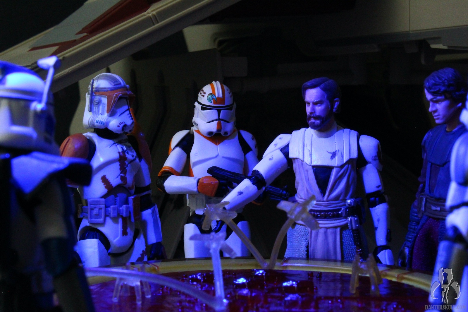 REVIEW AND PHOTO GALLERY: Star Wars Vintage Collection VC - Phase II Clone Trooper (212th) 2023